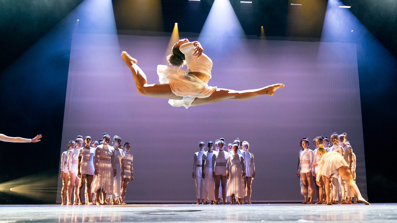 Lucia Marthas Eindejaarsvoorstelling 2017 Amsterdam MBO - Pathé Thuis