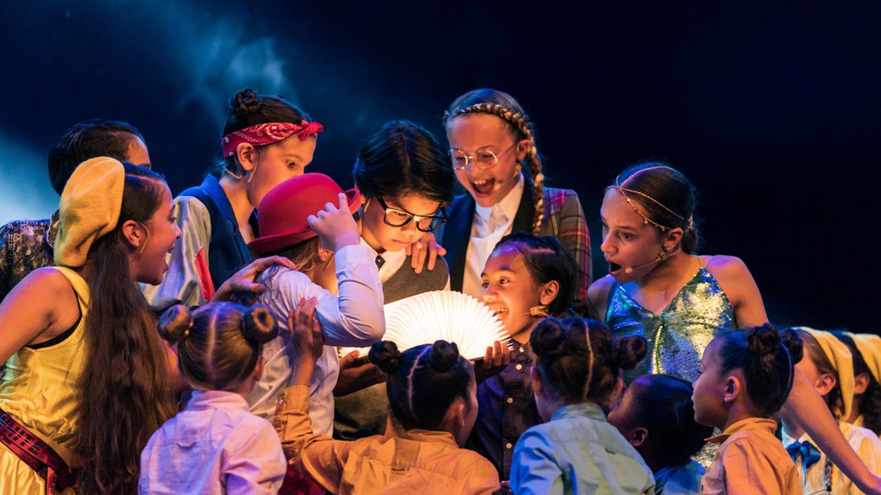 Lucia Marthas Stories: Amsterdam - VO & MBO - Pathé Thuis