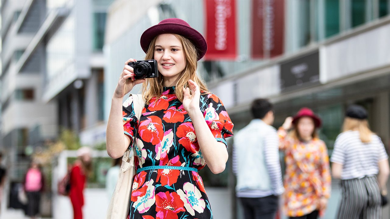 Bekijk de trailer van 100% Coco New York - Pathé Thuis