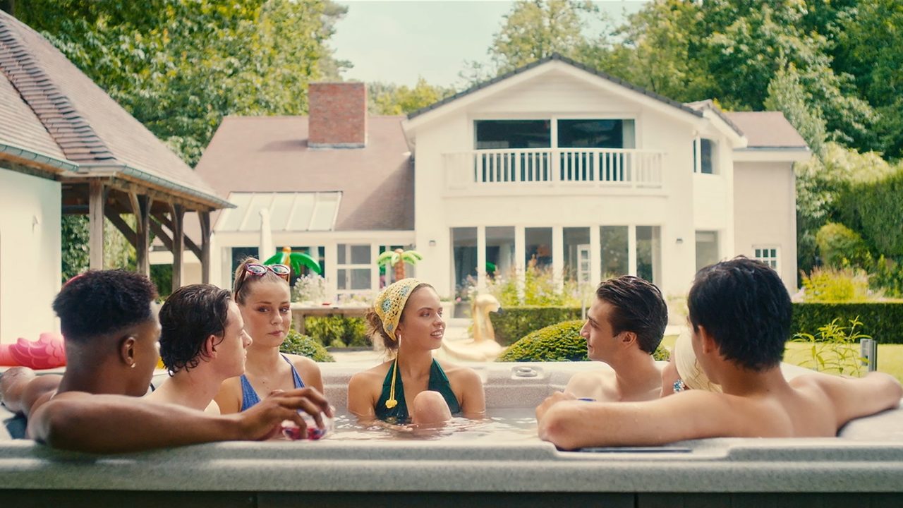 Bekijk de trailer van Bittersweet Sixteen - Pathé Thuis